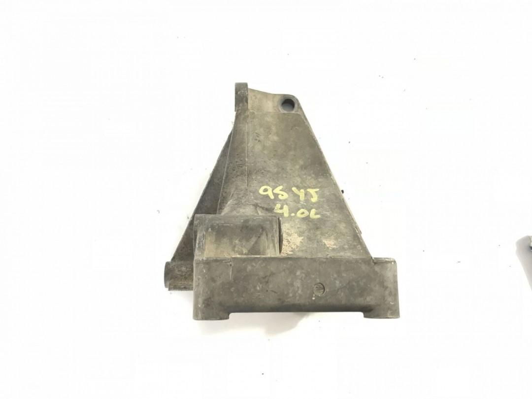 Wrangler YJ Alternator Upper Bracket Engine Idler Pulley Mount 53007602 ...